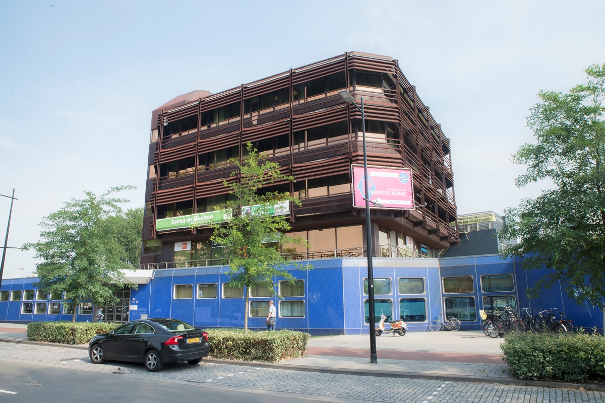 Sloop Besterdring 235, Blauwe gebouw, van start - Gemeente Tilburg